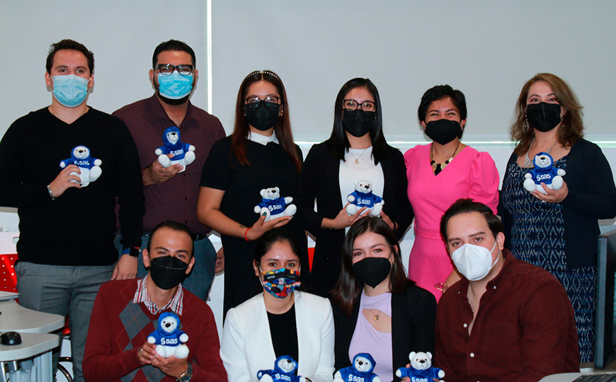 SAS entrega insignia a estudiantes de Inteligencia de Negocios de la ...