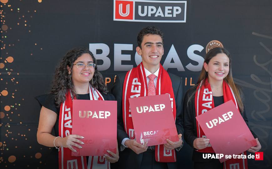 Reconoce UPAEP la excelencia con entrega de becas Espíritu Águila | UPRESS